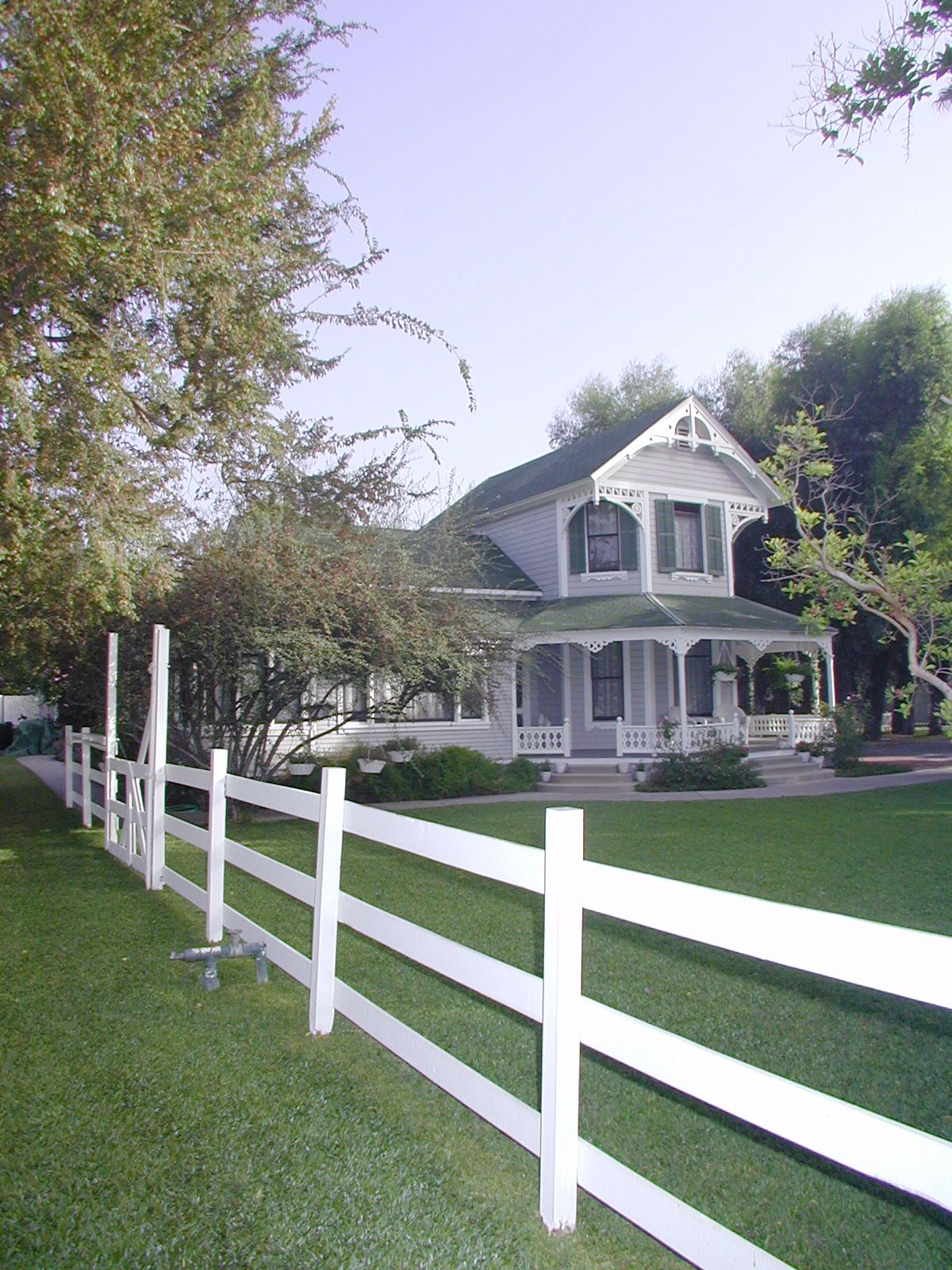 Locations Hub - Paddison Farm Victorian Estate