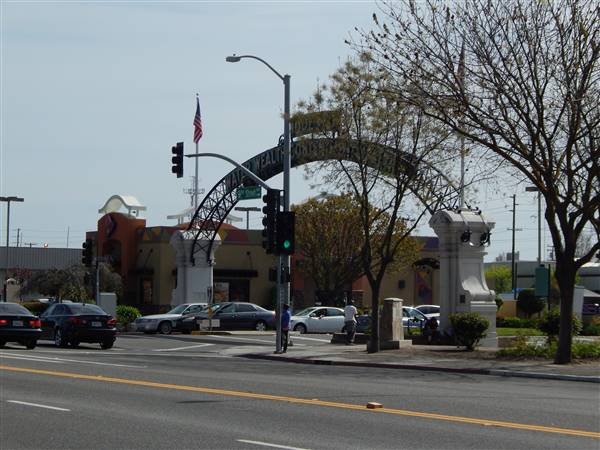 Locations Hub - Modesto Arch - I Street