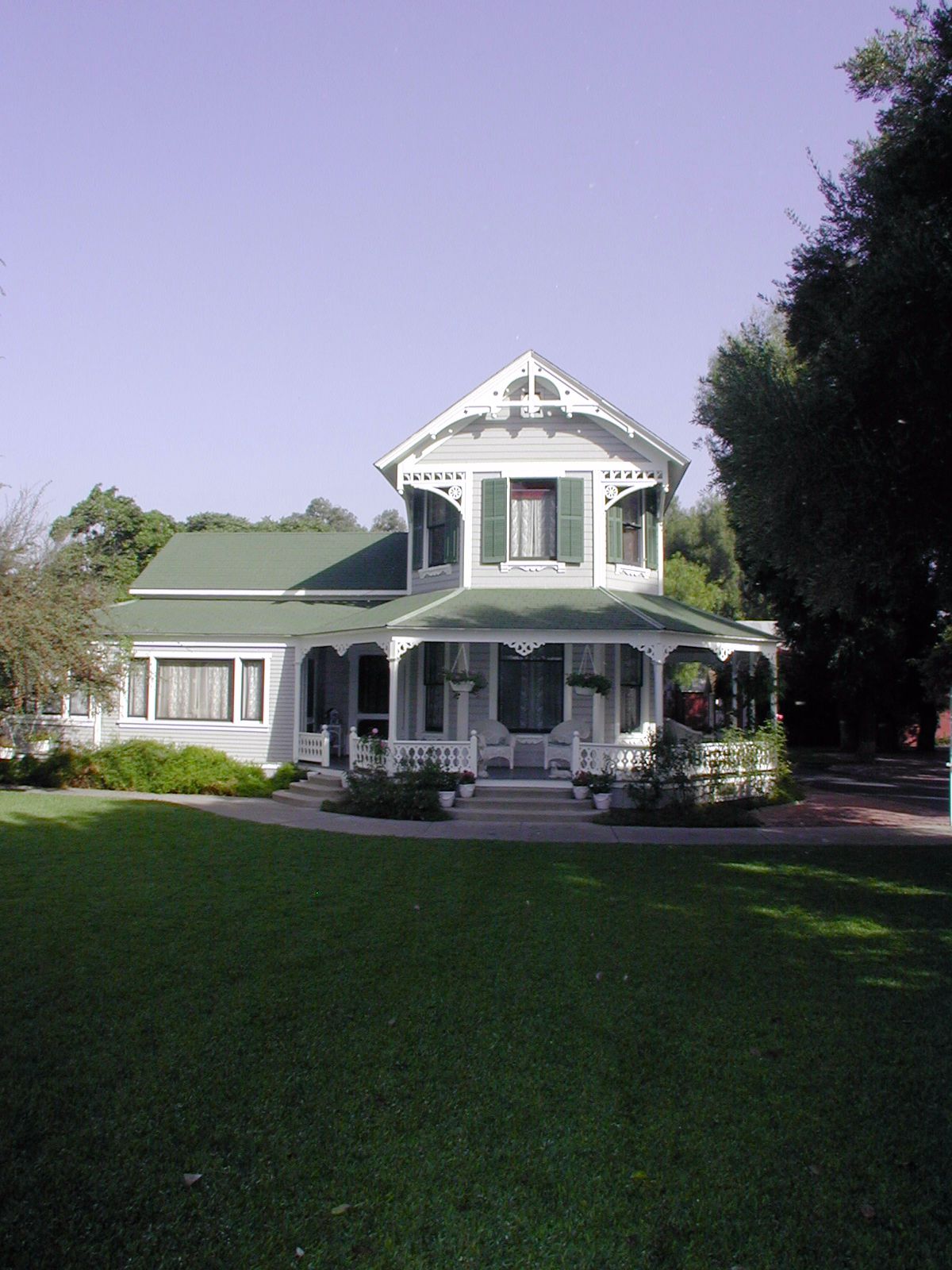 Locations Hub - Paddison Farm Victorian Estate