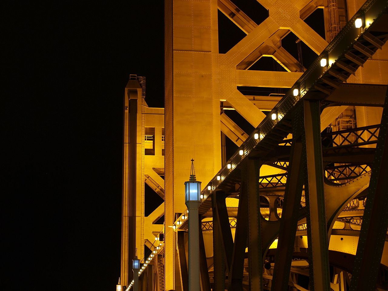 Locations Hub - Tower Bridge