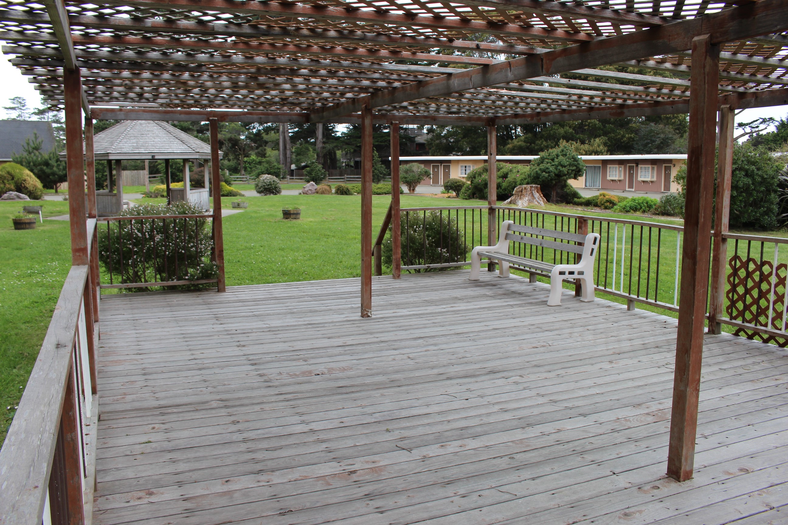 Locations Hub - Pine Beach Inn