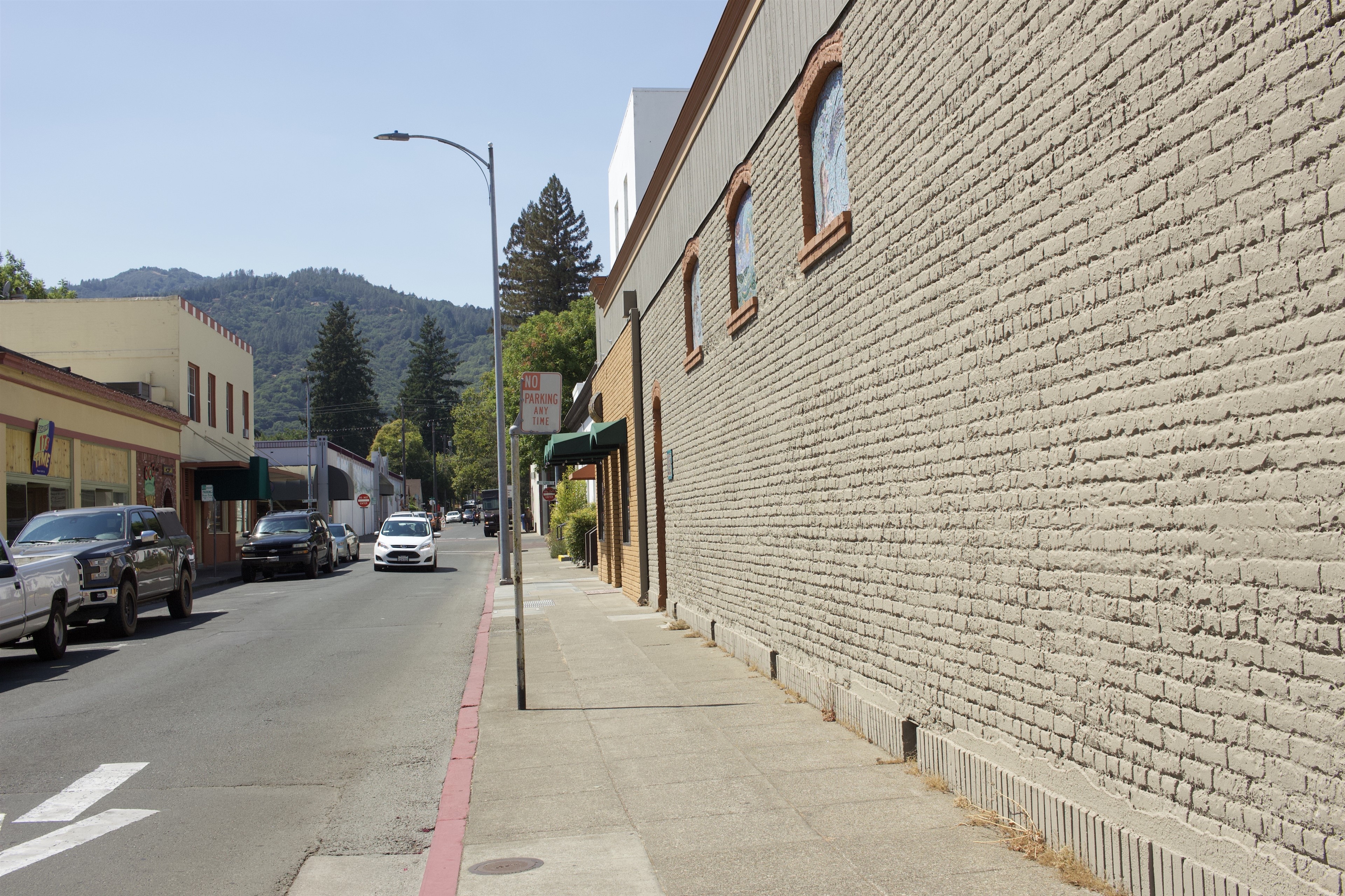 Locations Hub - Ukiah - Downtown - School Street