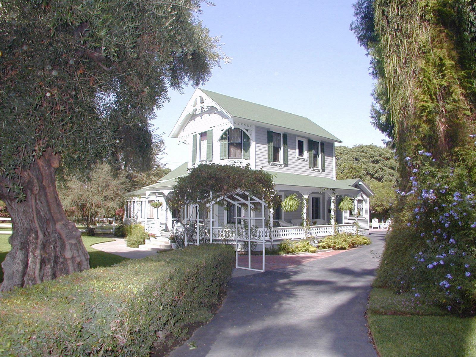 Locations Hub - Paddison Farm Victorian Estate