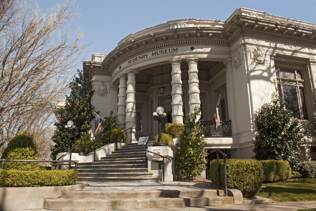 Locations Hub - The McHenry Museum & Mansion