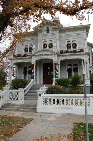 Locations Hub - The McHenry Museum & Mansion