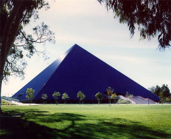 Locations Hub - Walter Pyramid at California State University Long ...