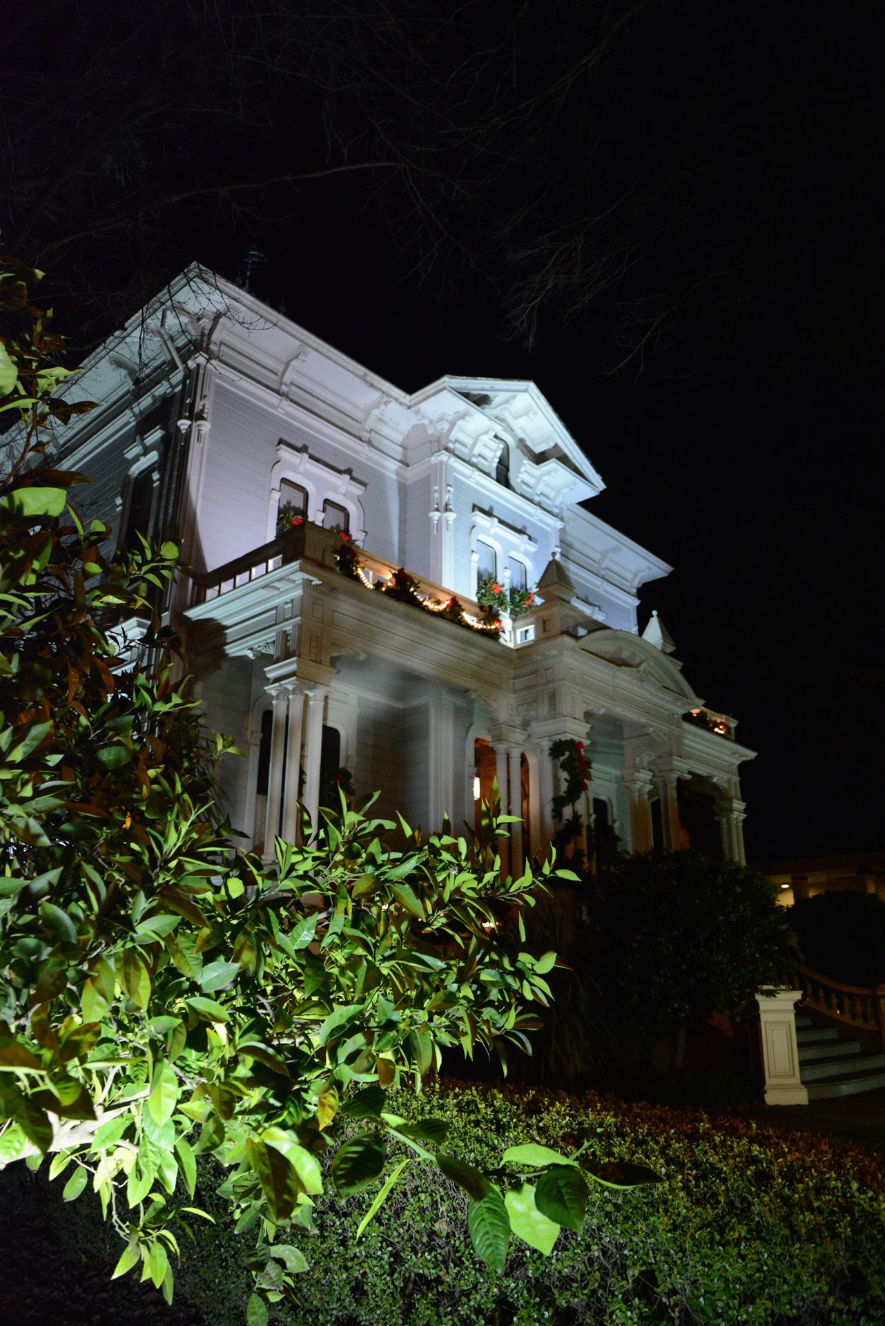 Locations Hub - The McHenry Museum & Mansion