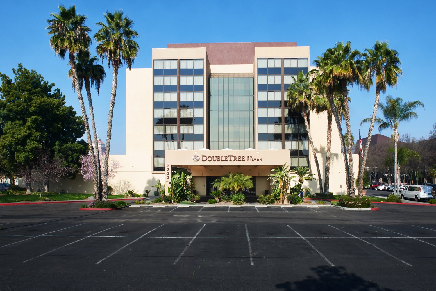 Locations Hub - DoubleTree by Hilton Hotel Fresno Convention Center