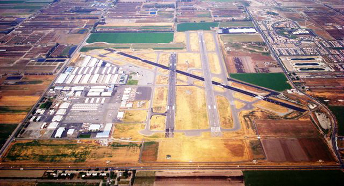 Locations Hub - Chino Airport aka Cal Aero Field - adjacent to Planes ...