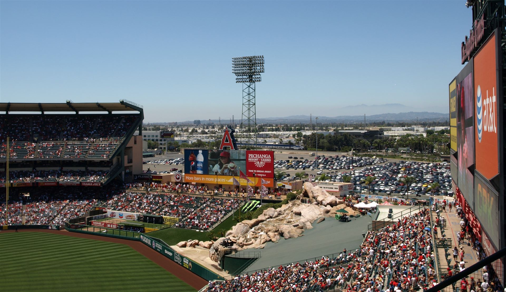 Locations Hub - Angels Stadium aka Edison Field / Anaheim Stadium