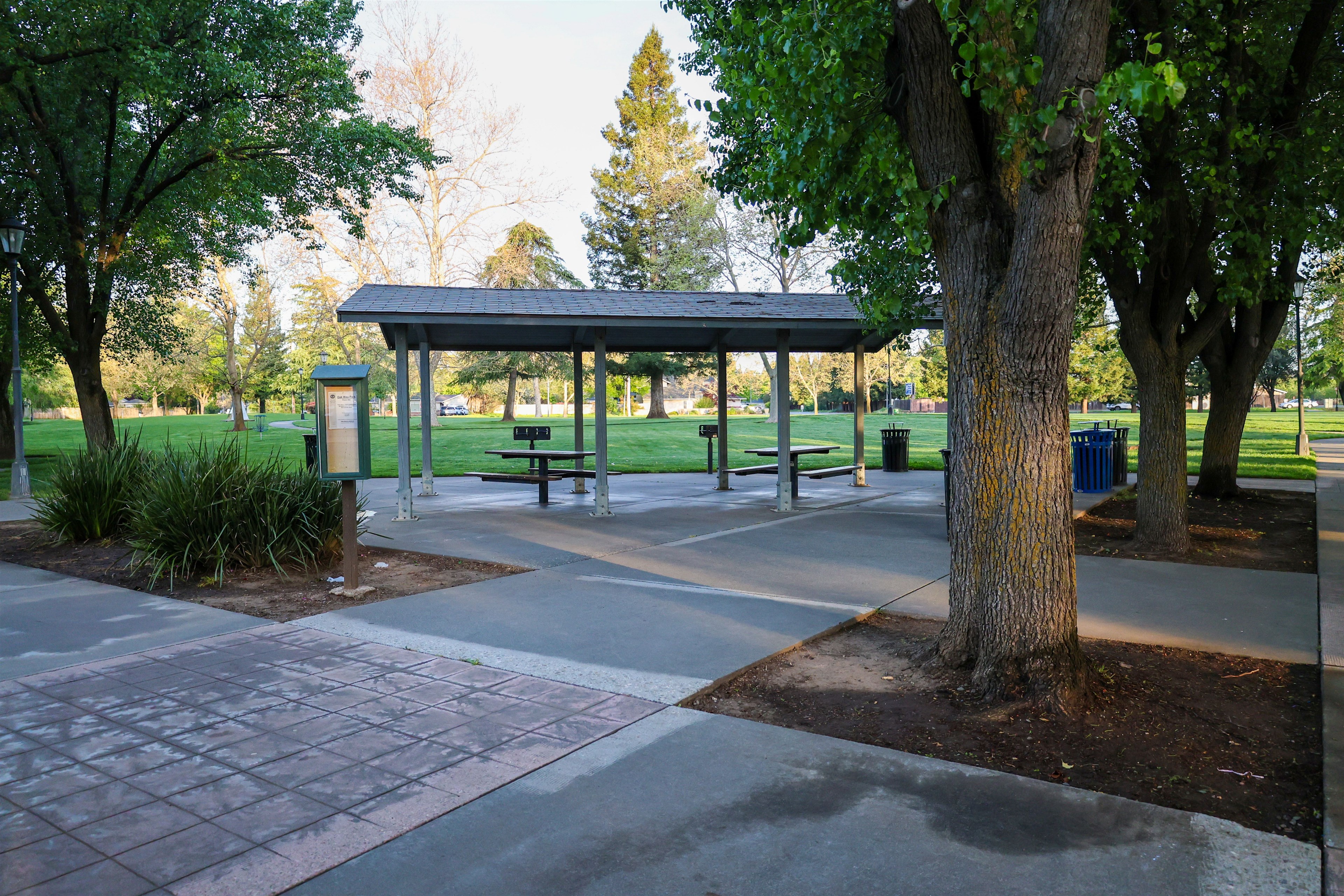 Locations Hub - Oak Way Park