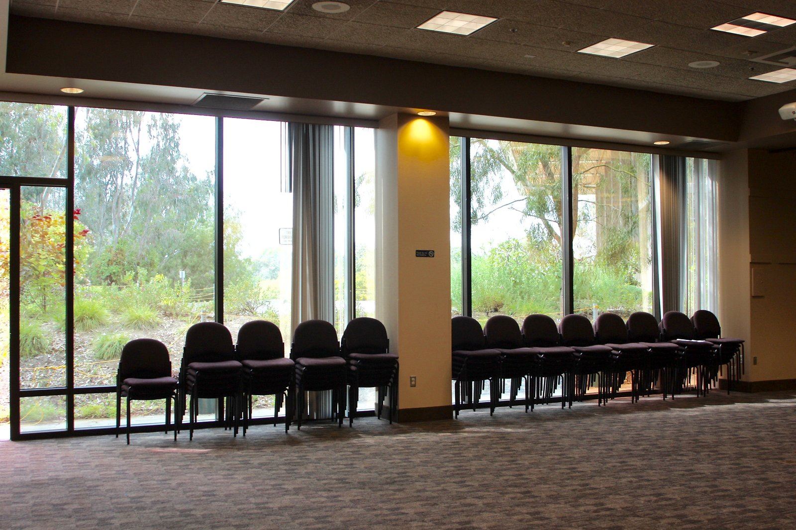 Locations Hub - Huntington Beach Central Library