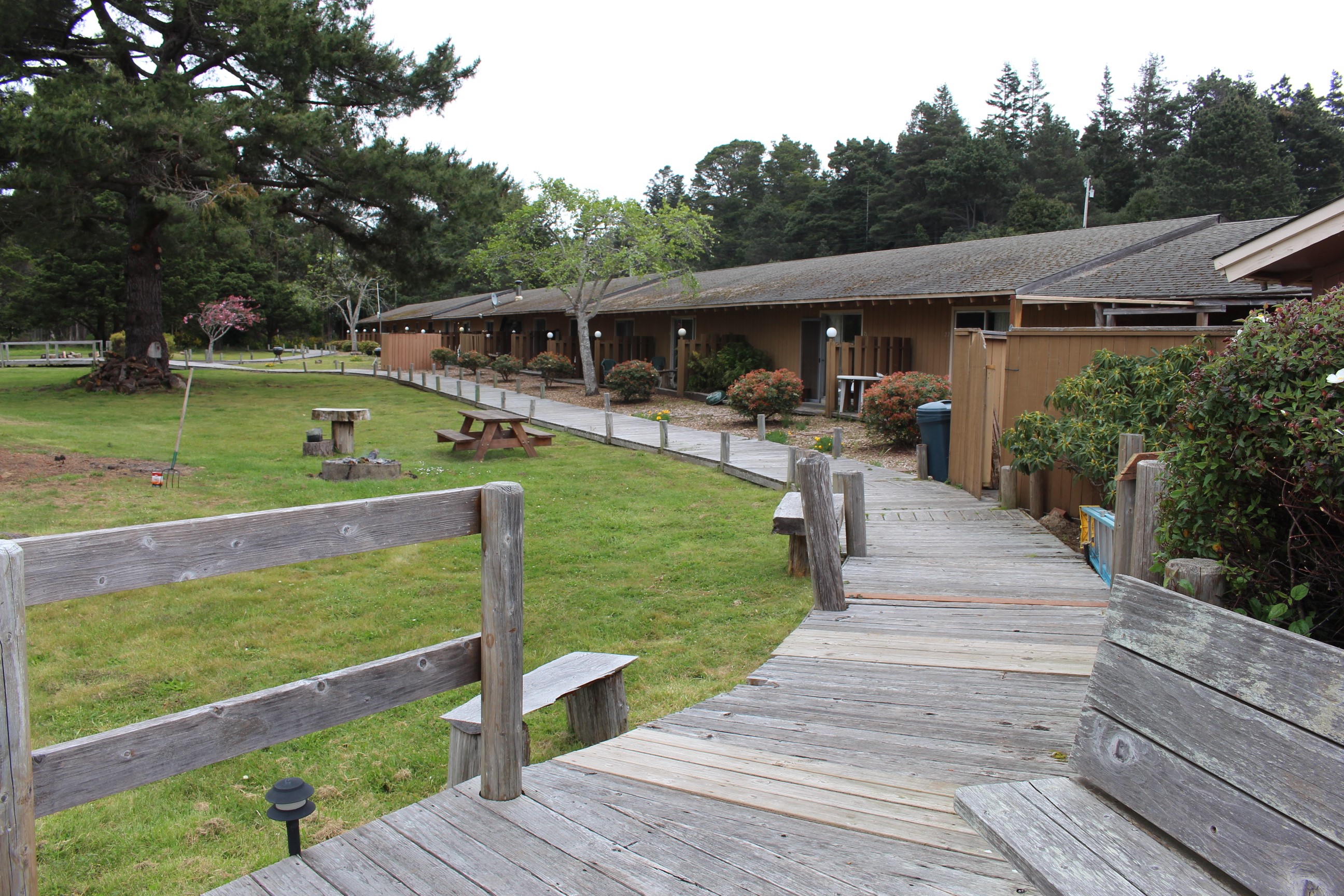 Locations Hub - Pine Beach Inn