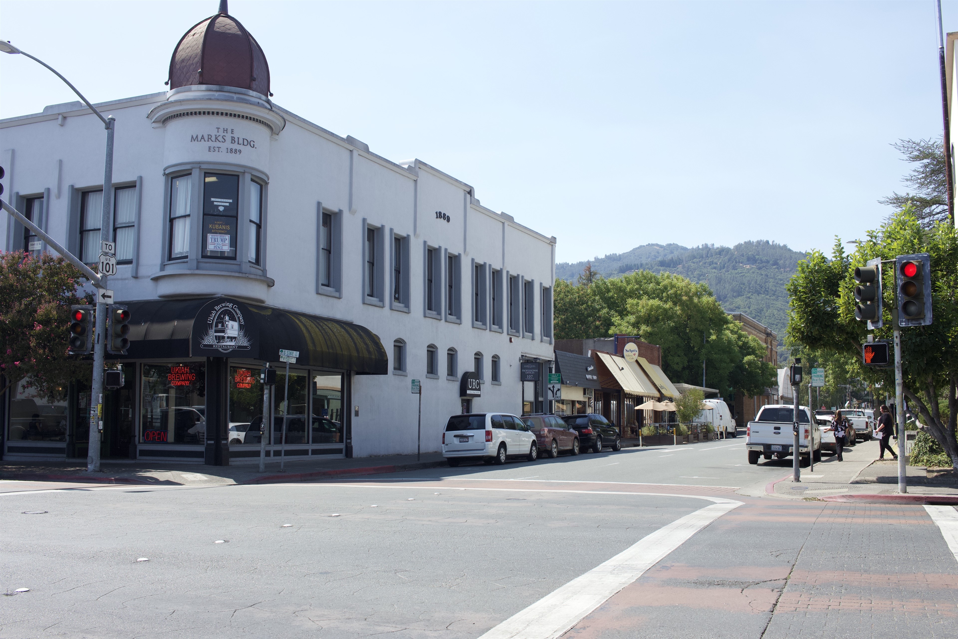 Locations Hub - Ukiah - Downtown - School Street