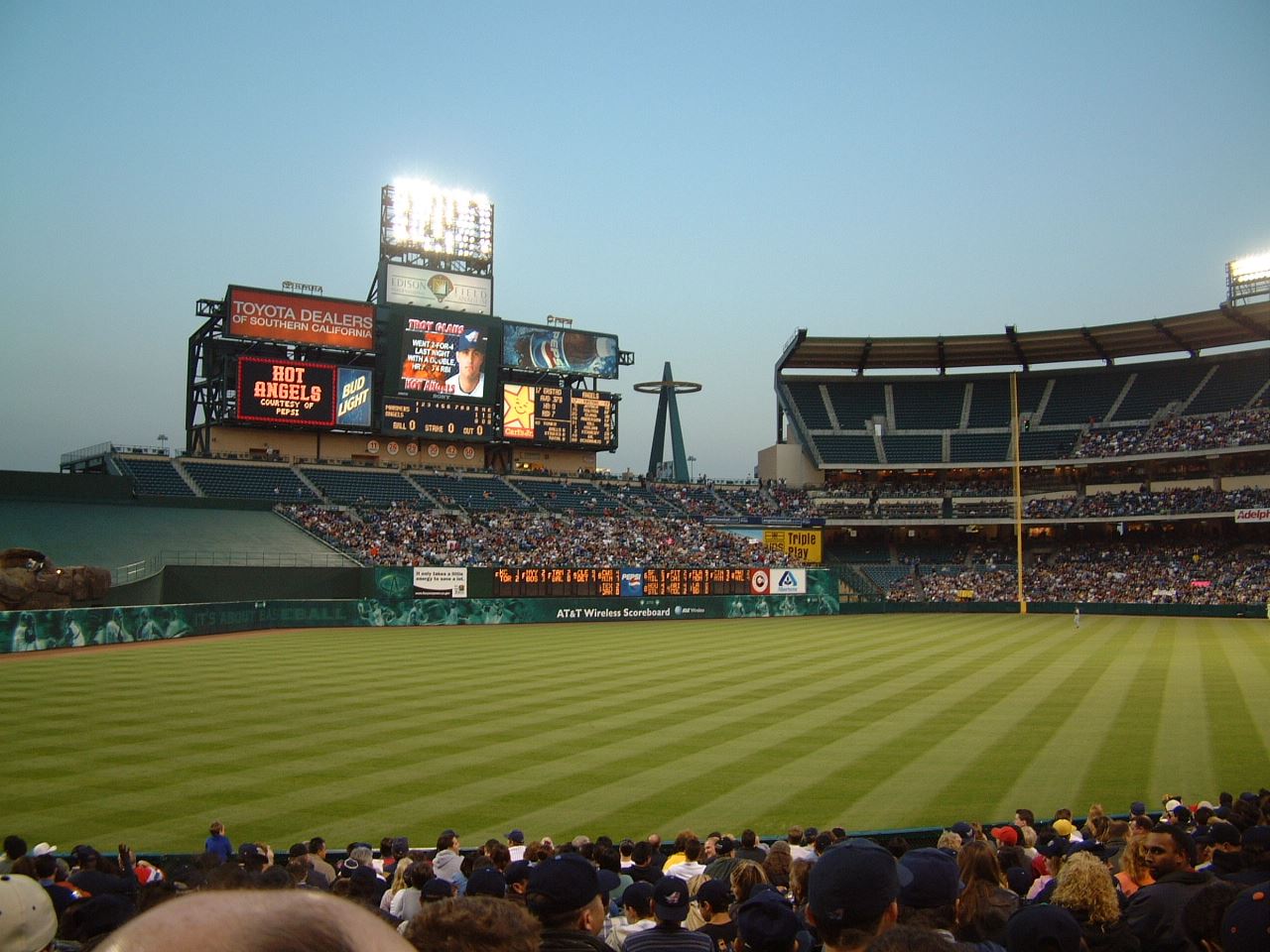 Locations Hub - Angels Stadium aka Edison Field / Anaheim Stadium