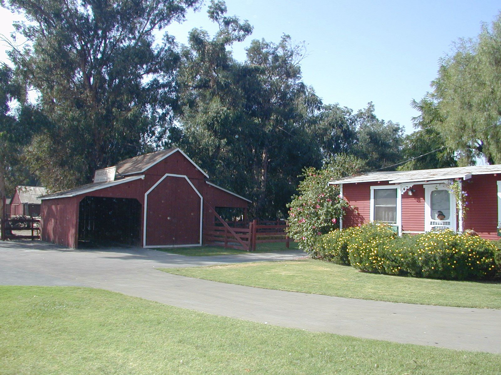 Locations Hub - Paddison Farm Victorian Estate